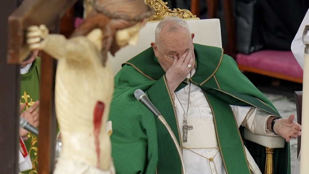 Papa Francisco: Vaticano reporta que sufre un "cuadro clínico complejo"